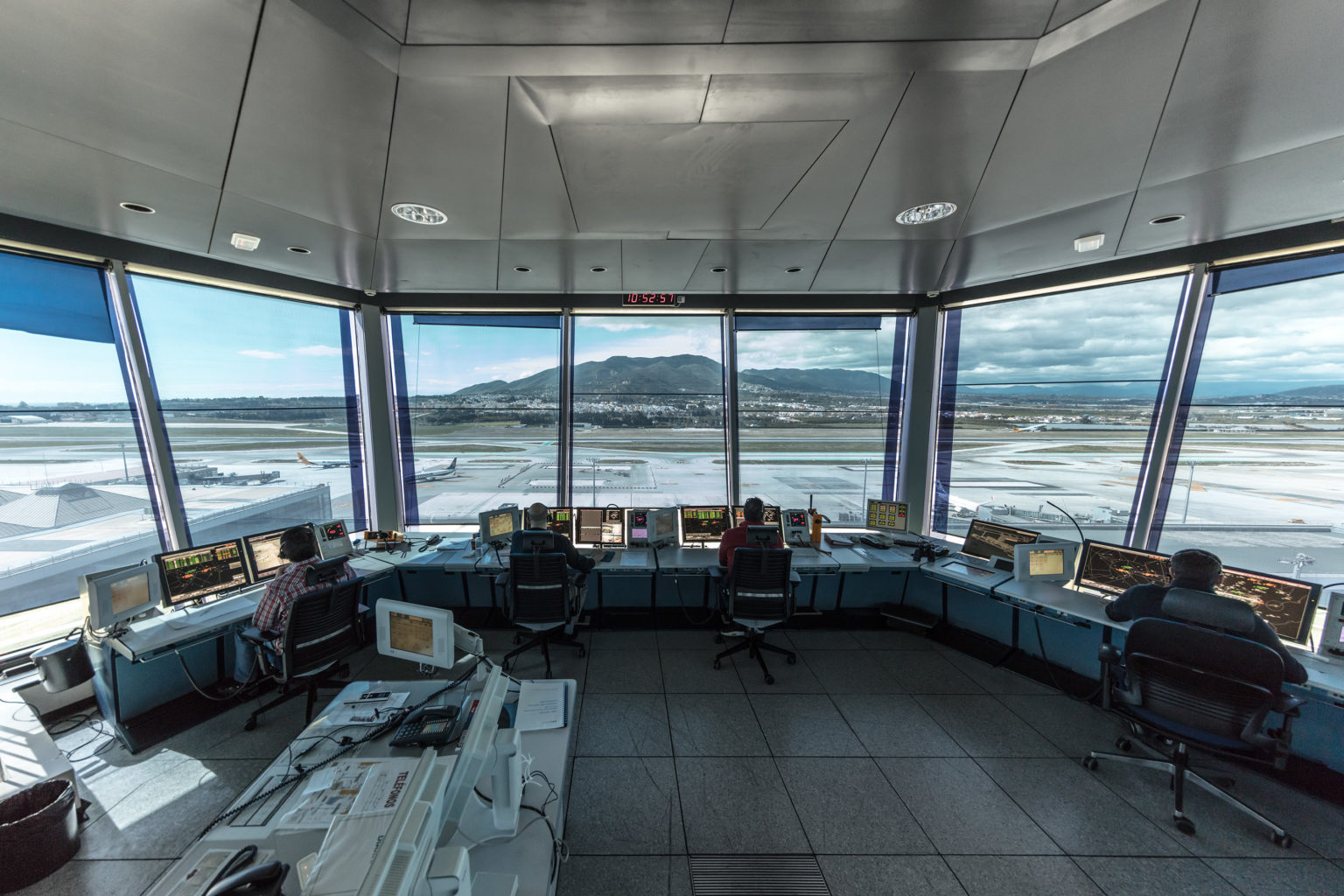 Indra signs binding agreement to acquire from Leonardo, Selex ES Inc’s air traffic management ...