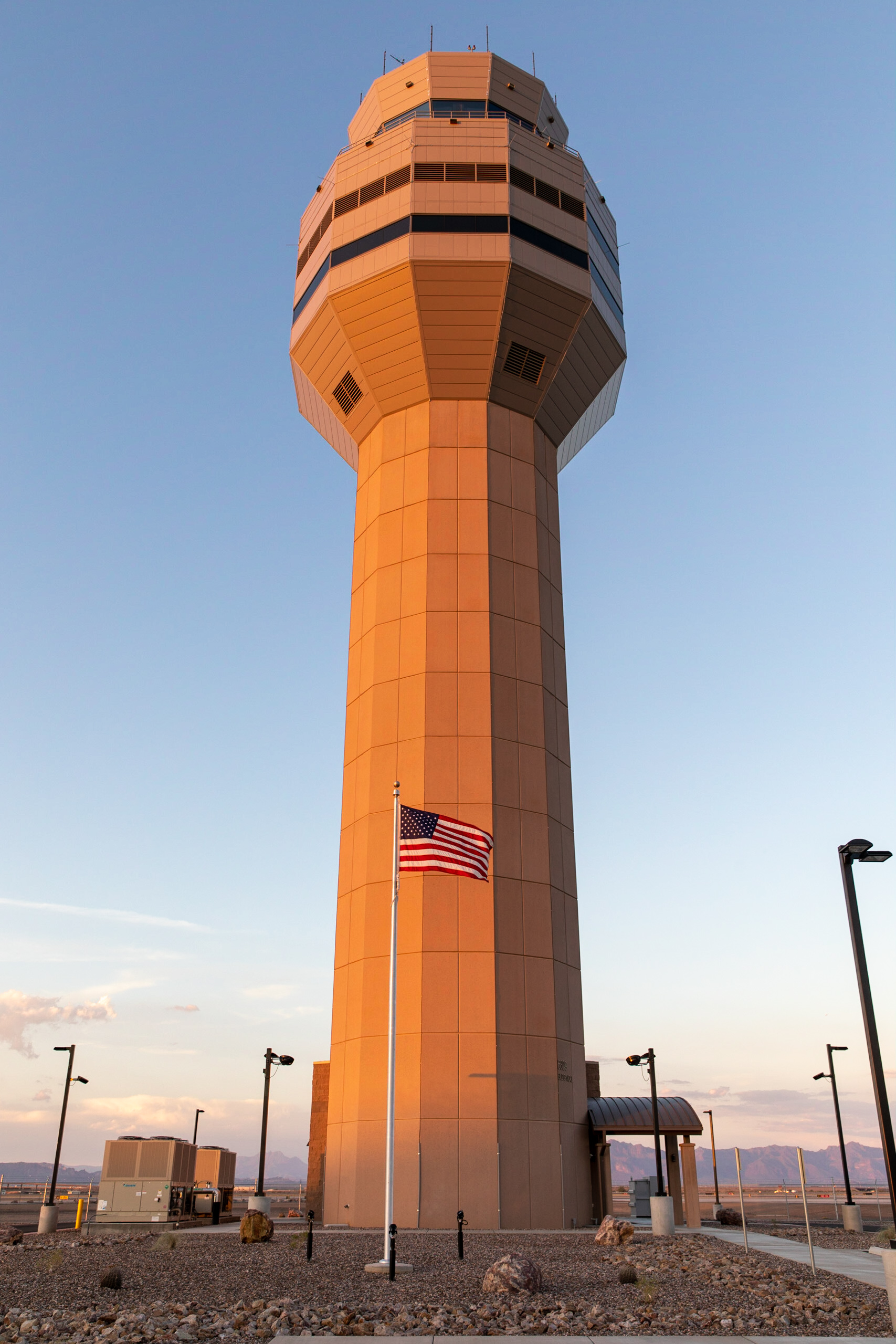 Phoenix-Mesa Gateway Airport ready for expected growth with FREQUENTIS digital tower solution ...