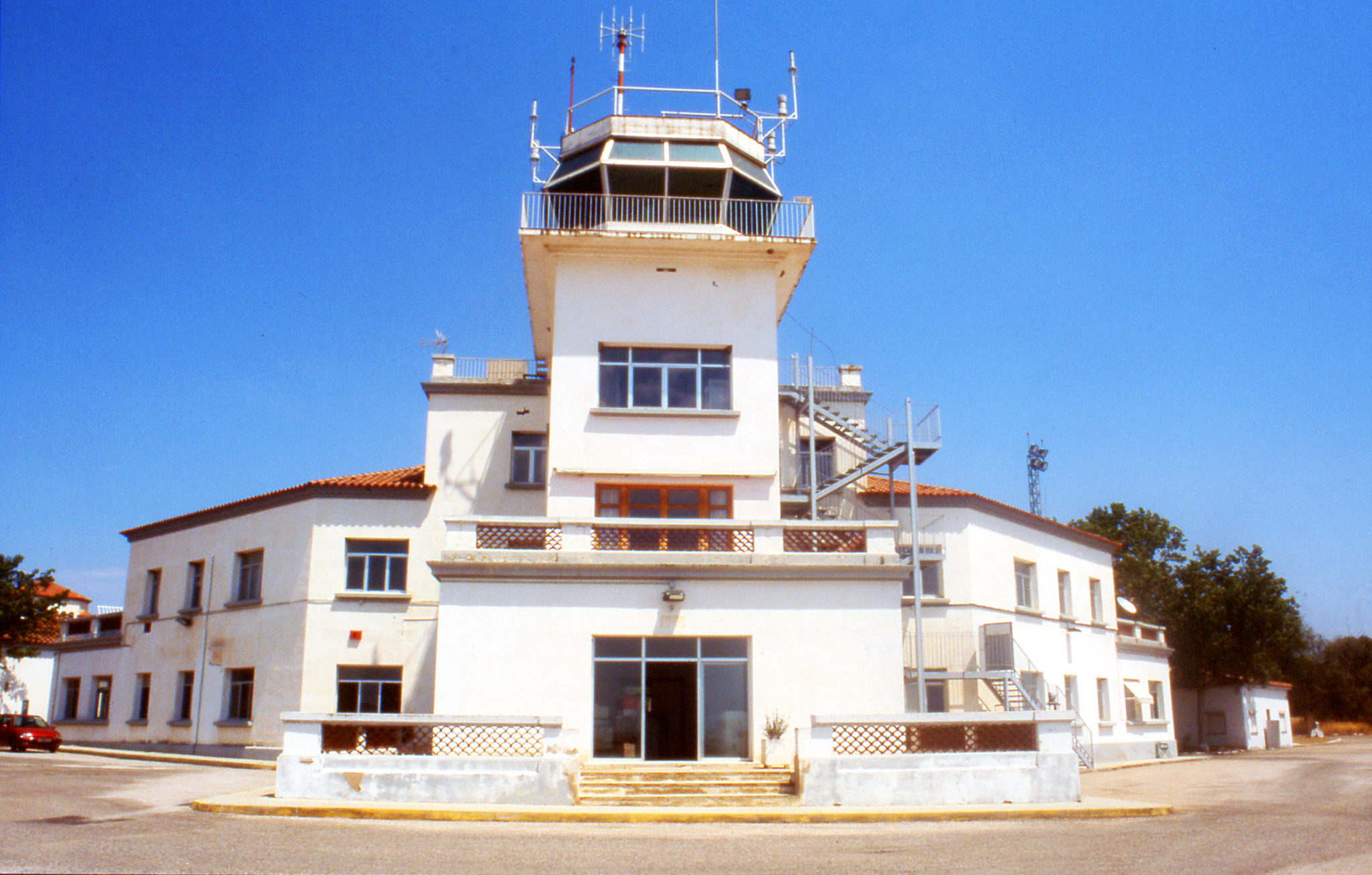 ENAIRE improves operations at the Reus Airport with new satellite-based ...